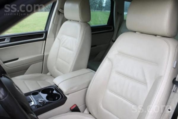 Zils Volkswagen Touareg 2010 Kuldīga, ar dzinēja tilpumu 3.00 L un nobraukumu 352 tūkst. km par 8900 €, foto 10 vietnē AUTOMOTO.COM.LV