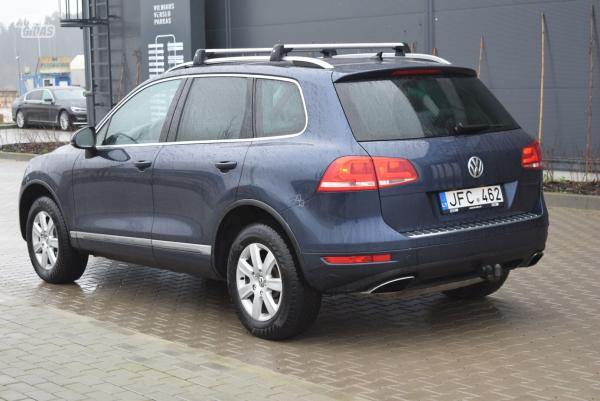 Blue Volkswagen Touareg 2011 in Vilnius, with an engine capacity of 3.00 L and mileage of 274 thousand km for 9550 €, photo 6 on AUTOMOTO.COM.LV
