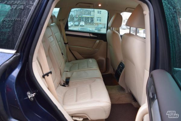Blue Volkswagen Touareg 2011 in Vilnius, with an engine capacity of 3.00 L and mileage of 274 thousand km for 9550 €, photo 9 on AUTOMOTO.COM.LV