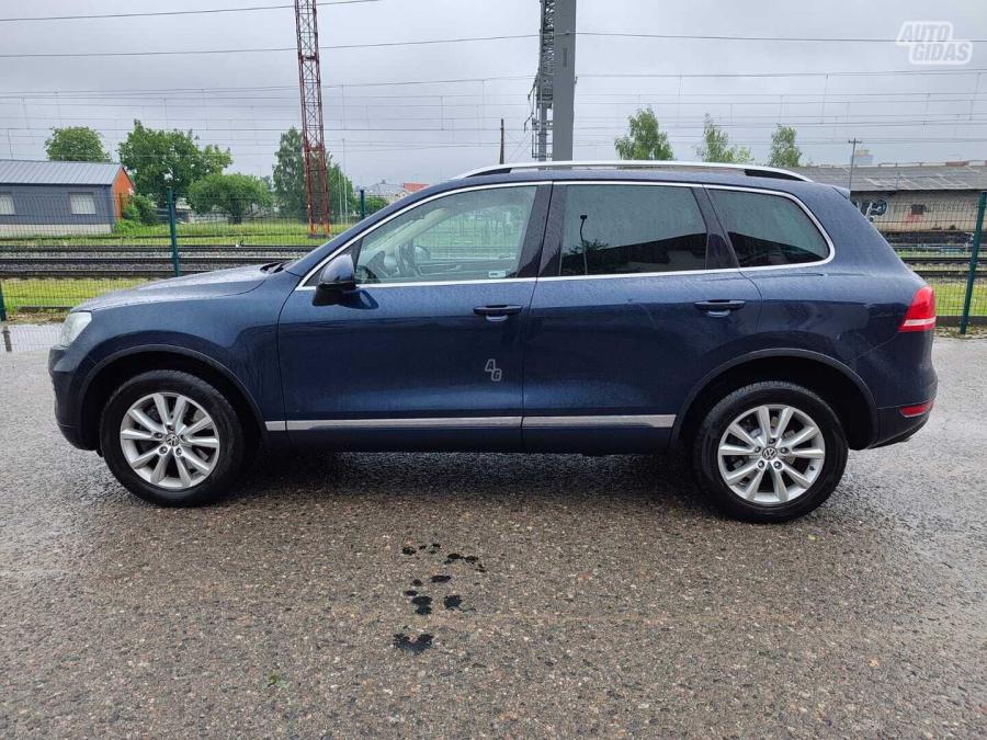 Zils Volkswagen Touareg 2011 Šauļi, ar dzinēja tilpumu 4.20 L un nobraukumu 280 tūkst. km par 7100 €, foto 9 vietnē AUTOMOTO.COM.LV