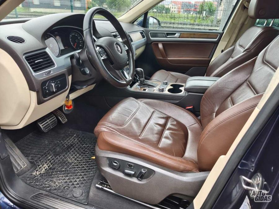 Zils Volkswagen Touareg 2011 Šauļi, ar dzinēja tilpumu 4.20 L un nobraukumu 280 tūkst. km par 7100 €, foto 14 vietnē AUTOMOTO.COM.LV