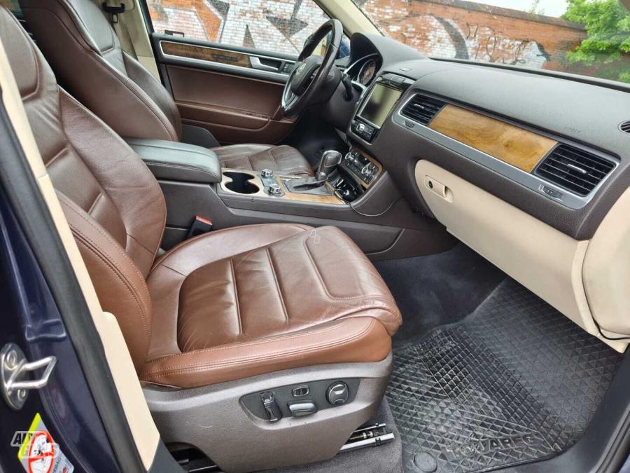 Zils Volkswagen Touareg 2011 Šauļi, ar dzinēja tilpumu 4.20 L un nobraukumu 280 tūkst. km par 7100 €, foto 15 vietnē AUTOMOTO.COM.LV