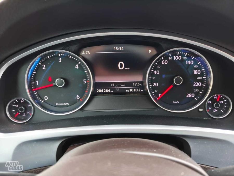 Zils Volkswagen Touareg 2011 Šauļi, ar dzinēja tilpumu 4.20 L un nobraukumu 280 tūkst. km par 7100 €, foto 20 vietnē AUTOMOTO.COM.LV