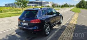 Zils Volkswagen Touareg 2011 Rīga, ar dzinēja tilpumu 3.00 L un nobraukumu 259 tūkst. km par 10500 €, foto 4 vietnē AUTOMOTO.COM.LV