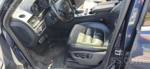 Blue Volkswagen Touareg 2011 in Riga, with an engine capacity of 3.00 L and mileage of 259 thousand km for 10500 €, photo 8 on AUTOMOTO.COM.LV