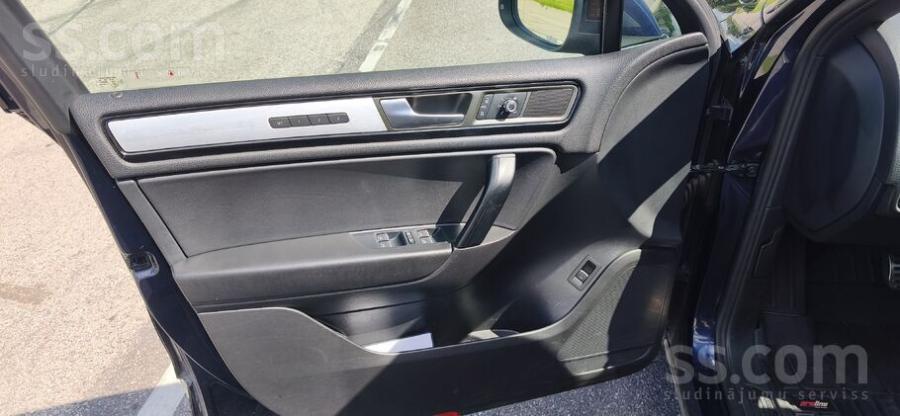 Zils Volkswagen Touareg 2011 Rīga, ar dzinēja tilpumu 3.00 L un nobraukumu 259 tūkst. km par 10500 €, foto 11 vietnē AUTOMOTO.COM.LV