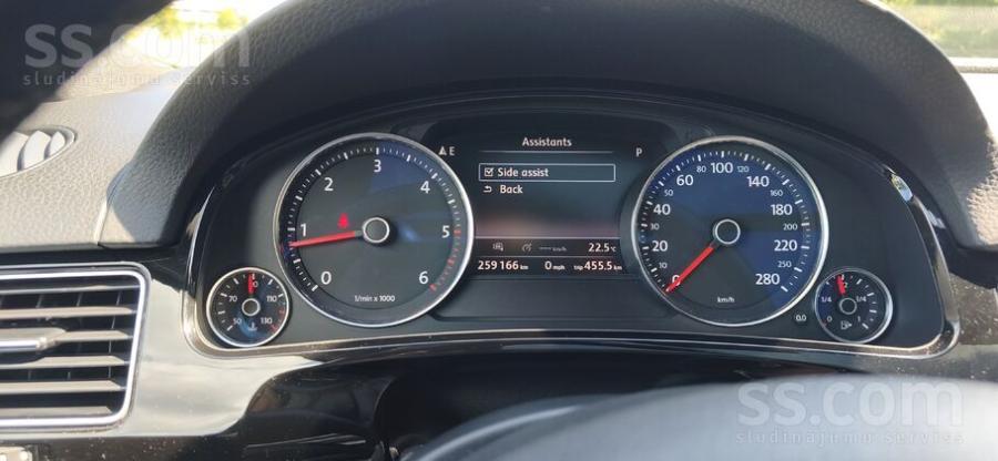 Zils Volkswagen Touareg 2011 Rīga, ar dzinēja tilpumu 3.00 L un nobraukumu 259 tūkst. km par 10500 €, foto 23 vietnē AUTOMOTO.COM.LV
