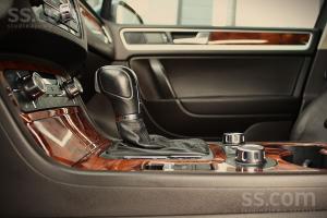 Zils Volkswagen Touareg 2011 Rīga, ar dzinēja tilpumu 3.00 L un nobraukumu 0 tūkst. km par 9390 €, foto 18 vietnē AUTOMOTO.COM.LV