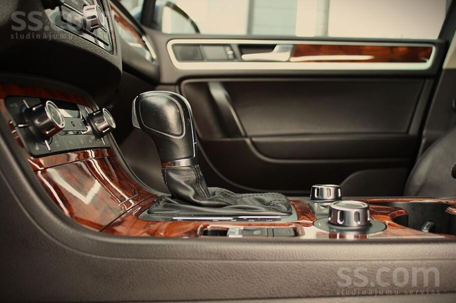 Zils Volkswagen Touareg 2011 Rīga, ar dzinēja tilpumu 3.00 L un nobraukumu 0 tūkst. km par 9390 €, foto 18 vietnē AUTOMOTO.COM.LV