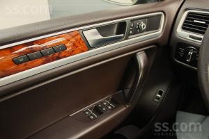 Zils Volkswagen Touareg 2011 Rīga, ar dzinēja tilpumu 3.00 L un nobraukumu 0 tūkst. km par 9390 €, foto 19 vietnē AUTOMOTO.COM.LV