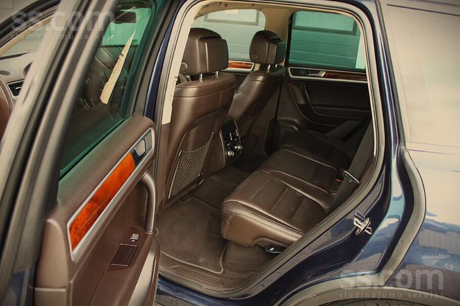 Zils Volkswagen Touareg 2011 Rīga, ar dzinēja tilpumu 3.00 L un nobraukumu 0 tūkst. km par 9390 €, foto 20 vietnē AUTOMOTO.COM.LV