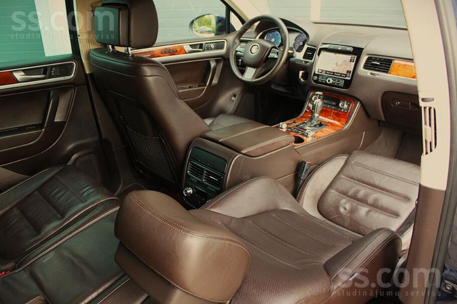 Zils Volkswagen Touareg 2011 Rīga, ar dzinēja tilpumu 3.00 L un nobraukumu 0 tūkst. km par 9390 €, foto 25 vietnē AUTOMOTO.COM.LV