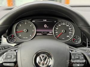 Zils Volkswagen Touareg 2011 Rīga, ar dzinēja tilpumu 3.00 L un nobraukumu 299 tūkst. km par 10999 €, foto 18 vietnē AUTOMOTO.COM.LV