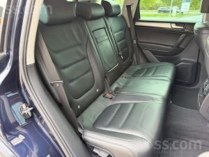 Zils Volkswagen Touareg 2011 Rīga, ar dzinēja tilpumu 3.00 L un nobraukumu 299 tūkst. km par 10999 €, foto 25 vietnē AUTOMOTO.COM.LV