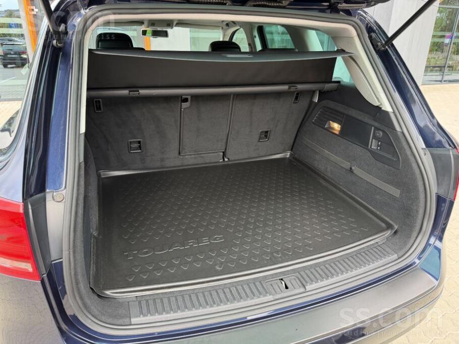 Zils Volkswagen Touareg 2011 Rīga, ar dzinēja tilpumu 3.00 L un nobraukumu 299 tūkst. km par 10999 €, foto 26 vietnē AUTOMOTO.COM.LV