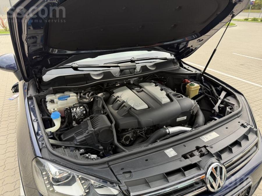 Zils Volkswagen Touareg 2011 Rīga, ar dzinēja tilpumu 3.00 L un nobraukumu 299 tūkst. km par 10999 €, foto 28 vietnē AUTOMOTO.COM.LV