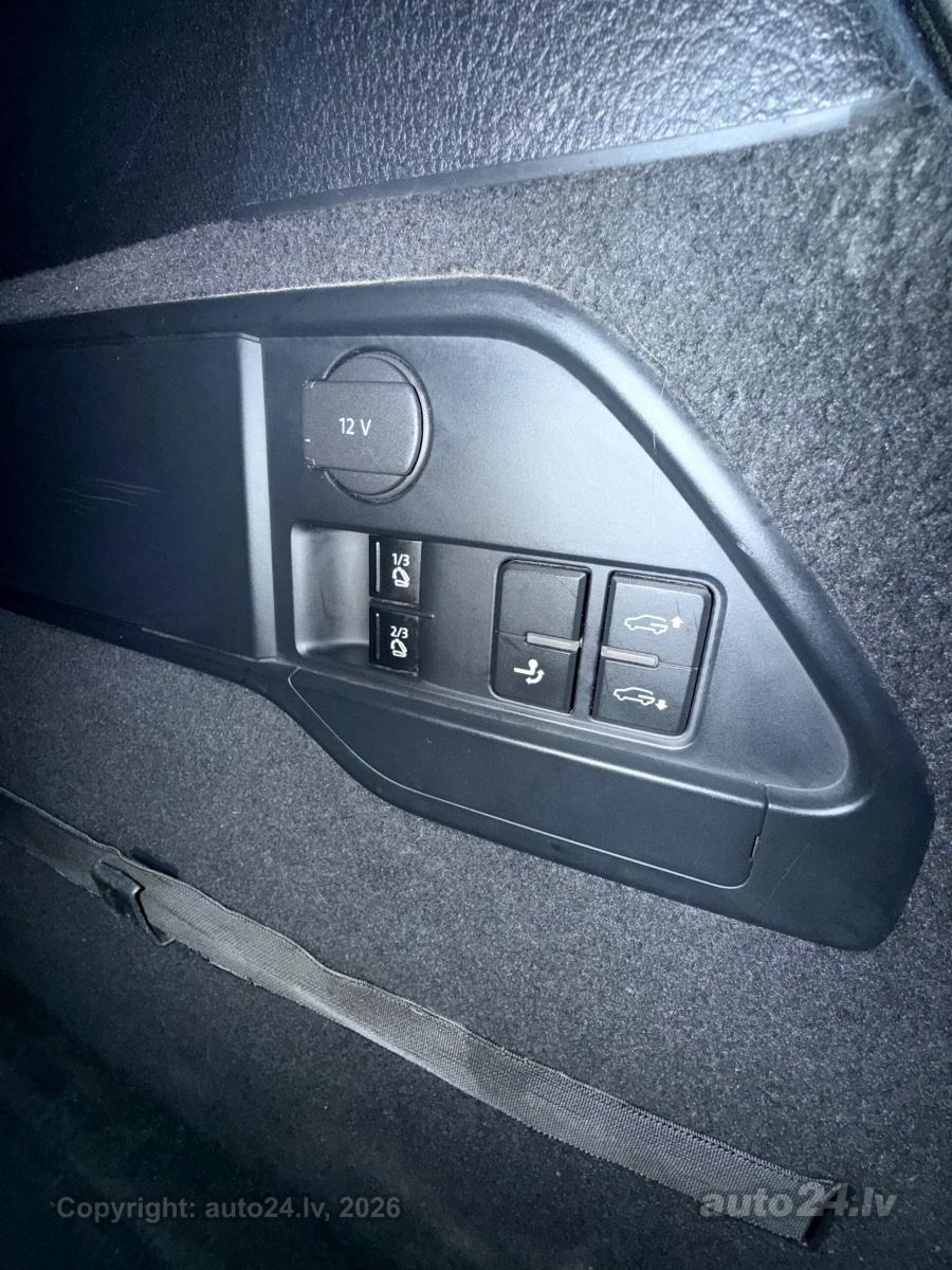 Zils Volkswagen Touareg 2012 Tallina, ar dzinēja tilpumu 3.00 L un nobraukumu 251 tūkst. km par 14000 €, foto 12 vietnē AUTOMOTO.COM.LV