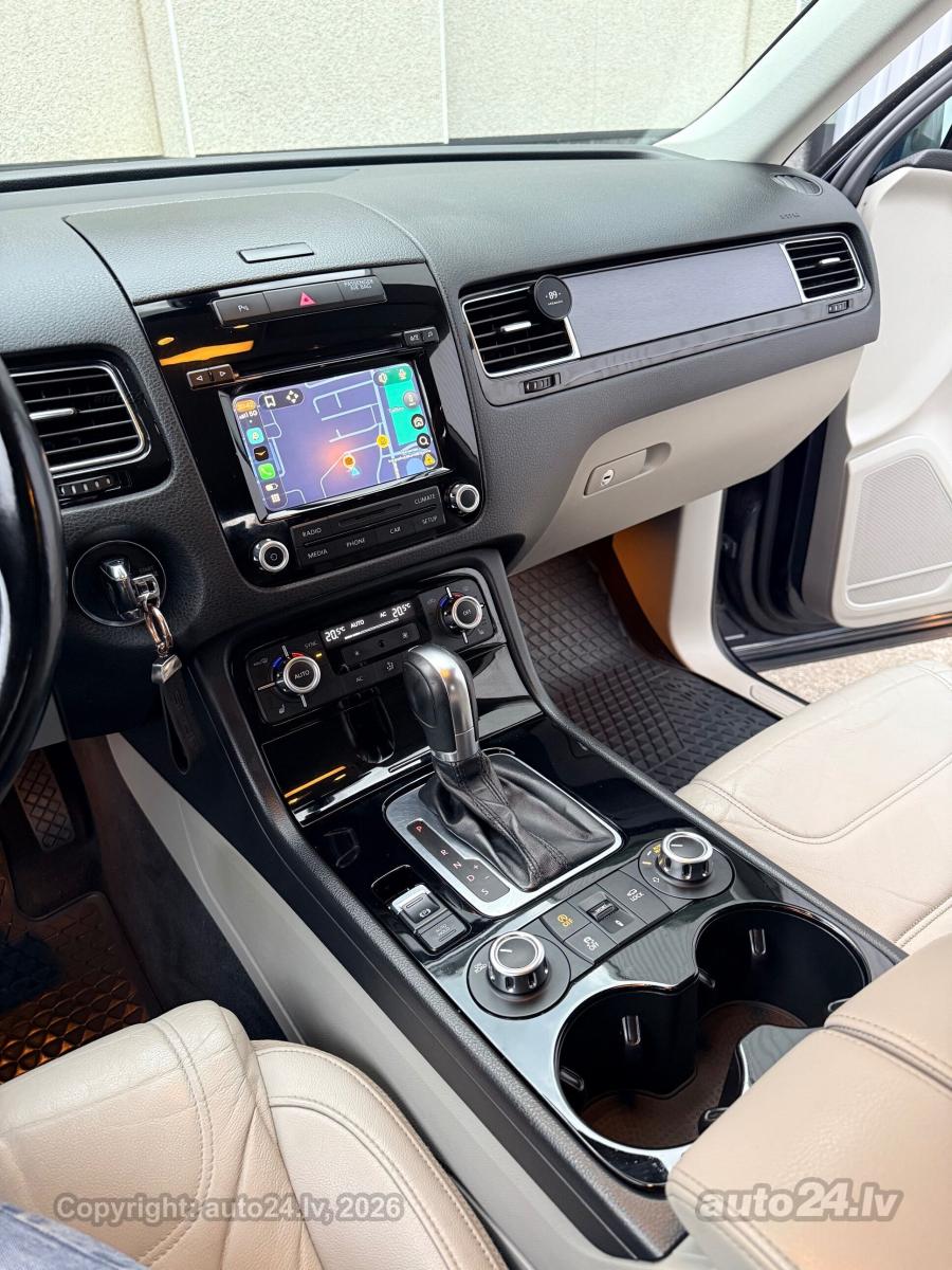 Zils Volkswagen Touareg 2012 Tallina, ar dzinēja tilpumu 3.00 L un nobraukumu 251 tūkst. km par 14000 €, foto 16 vietnē AUTOMOTO.COM.LV