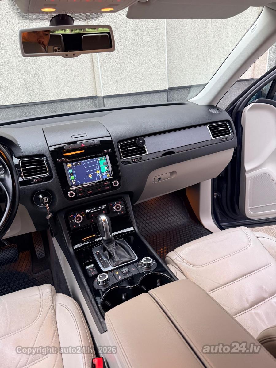 Zils Volkswagen Touareg 2012 Tallina, ar dzinēja tilpumu 3.00 L un nobraukumu 251 tūkst. km par 14000 €, foto 19 vietnē AUTOMOTO.COM.LV