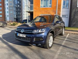 Zils Volkswagen Touareg 2012 Tallina, ar dzinēja tilpumu 3.00 L un nobraukumu 212 tūkst. km par 16000 €, foto  vietnē AUTOMOTO.COM.LV
