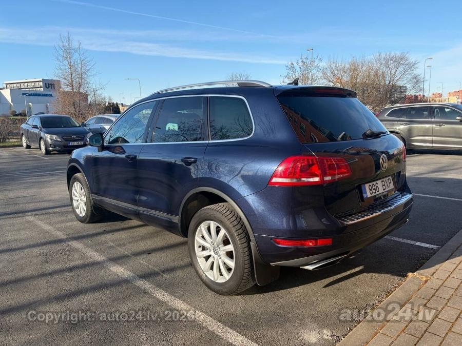 Zils Volkswagen Touareg 2012 Tallina, ar dzinēja tilpumu 3.00 L un nobraukumu 212 tūkst. km par 16000 €, foto 4 vietnē AUTOMOTO.COM.LV