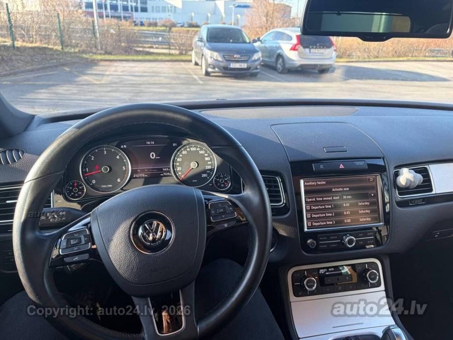Zils Volkswagen Touareg 2012 Tallina, ar dzinēja tilpumu 3.00 L un nobraukumu 212 tūkst. km par 16000 €, foto 13 vietnē AUTOMOTO.COM.LV