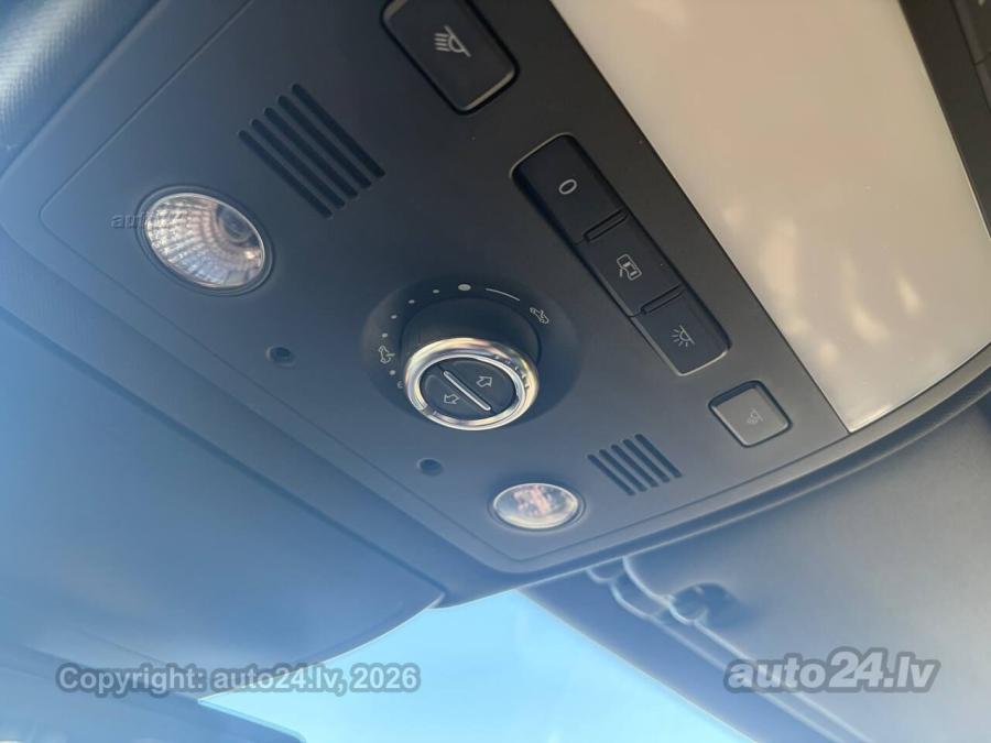 Zils Volkswagen Touareg 2012 Tallina, ar dzinēja tilpumu 3.00 L un nobraukumu 212 tūkst. km par 16000 €, foto 17 vietnē AUTOMOTO.COM.LV