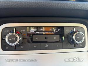 Zils Volkswagen Touareg 2012 Tallina, ar dzinēja tilpumu 3.00 L un nobraukumu 212 tūkst. km par 16000 €, foto 21 vietnē AUTOMOTO.COM.LV