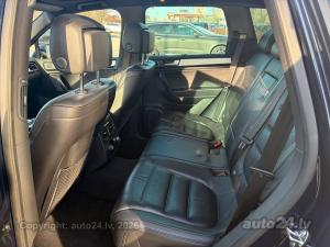 Zils Volkswagen Touareg 2012 Tallina, ar dzinēja tilpumu 3.00 L un nobraukumu 212 tūkst. km par 16000 €, foto 24 vietnē AUTOMOTO.COM.LV