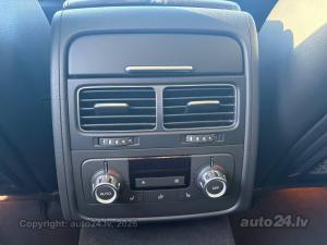 Zils Volkswagen Touareg 2012 Tallina, ar dzinēja tilpumu 3.00 L un nobraukumu 212 tūkst. km par 16000 €, foto 25 vietnē AUTOMOTO.COM.LV