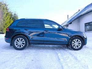 Blue Volkswagen Touareg 2013 in Rezekne, with an engine capacity of 3.00 L and mileage of 252 thousand km for 12700 €, photo 9 on AUTOMOTO.COM.LV
