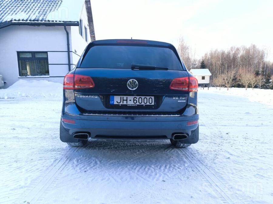 Blue Volkswagen Touareg 2013 in Rezekne, with an engine capacity of 3.00 L and mileage of 252 thousand km for 12700 €, photo 14 on AUTOMOTO.COM.LV