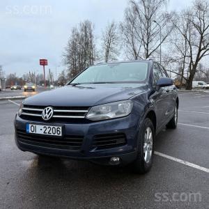 Blue Volkswagen Touareg 2013 in Talsi, with an engine capacity of 3.00 L and mileage of 412 thousand km for 7300 €, photo 3 on AUTOMOTO.COM.LV