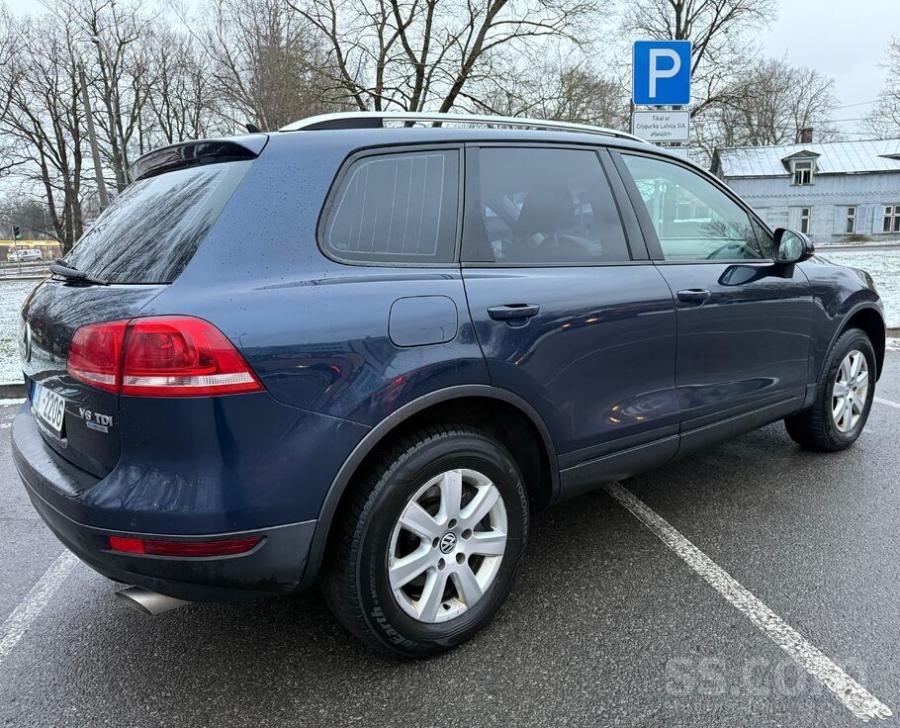 Blue Volkswagen Touareg 2013 in Talsi, with an engine capacity of 3.00 L and mileage of 412 thousand km for 7300 €, photo 6 on AUTOMOTO.COM.LV