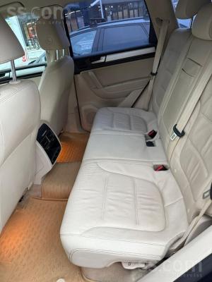 Blue Volkswagen Touareg 2013 in Talsi, with an engine capacity of 3.00 L and mileage of 412 thousand km for 7300 €, photo 10 on AUTOMOTO.COM.LV