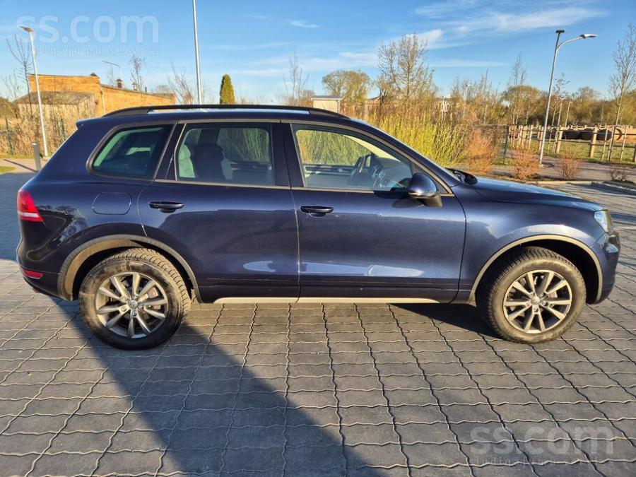 Zils Volkswagen Touareg 2013 Jelgava, ar dzinēja tilpumu 3.00 L un nobraukumu 172 tūkst. km par 13600 €, foto 3 vietnē AUTOMOTO.COM.LV