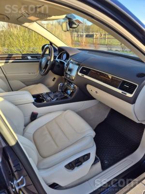 Zils Volkswagen Touareg 2013 Jelgava, ar dzinēja tilpumu 3.00 L un nobraukumu 172 tūkst. km par 13600 €, foto 7 vietnē AUTOMOTO.COM.LV
