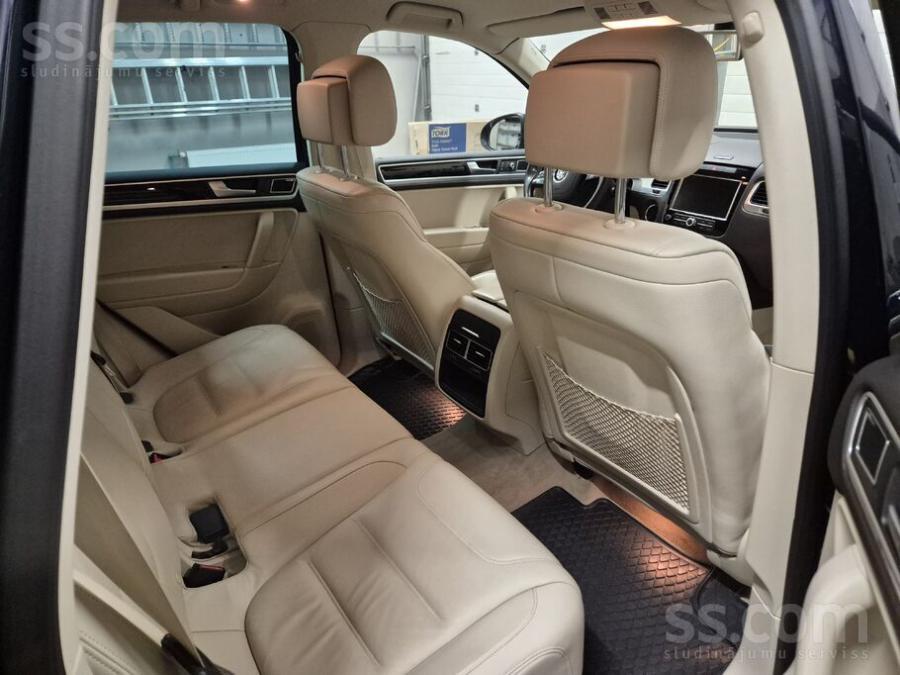 Zils Volkswagen Touareg 2013 Jelgava, ar dzinēja tilpumu 3.00 L un nobraukumu 172 tūkst. km par 13600 €, foto 8 vietnē AUTOMOTO.COM.LV