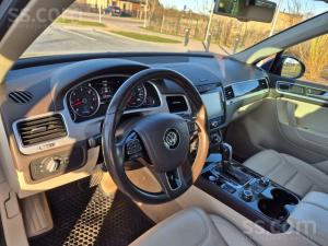 Zils Volkswagen Touareg 2013 Jelgava, ar dzinēja tilpumu 3.00 L un nobraukumu 172 tūkst. km par 13600 €, foto 10 vietnē AUTOMOTO.COM.LV
