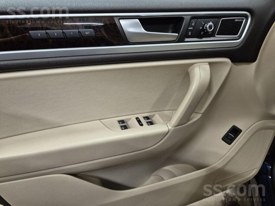 Zils Volkswagen Touareg 2013 Jelgava, ar dzinēja tilpumu 3.00 L un nobraukumu 172 tūkst. km par 13600 €, foto 11 vietnē AUTOMOTO.COM.LV