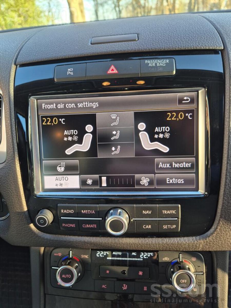 Zils Volkswagen Touareg 2013 Jelgava, ar dzinēja tilpumu 3.00 L un nobraukumu 172 tūkst. km par 13600 €, foto 12 vietnē AUTOMOTO.COM.LV