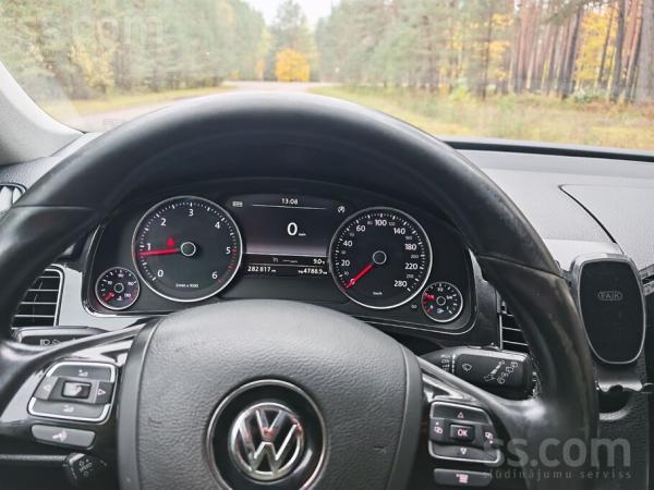 Zils Volkswagen Touareg 2013 Rīga, ar dzinēja tilpumu 3.00 L un nobraukumu 283 tūkst. km par 11000 €, foto 5 vietnē AUTOMOTO.COM.LV