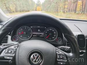 Zils Volkswagen Touareg 2013 Rīga, ar dzinēja tilpumu 3.00 L un nobraukumu 283 tūkst. km par 11000 €, foto 5 vietnē AUTOMOTO.COM.LV
