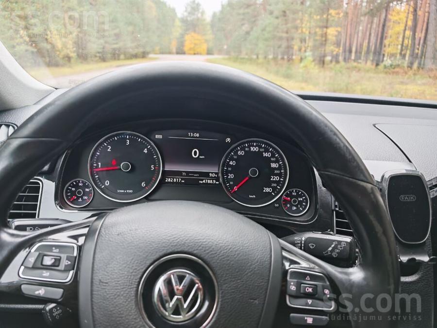 Zils Volkswagen Touareg 2013 Rīga, ar dzinēja tilpumu 3.00 L un nobraukumu 283 tūkst. km par 11000 €, foto 5 vietnē AUTOMOTO.COM.LV