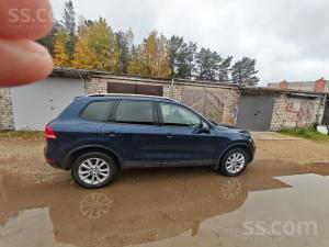 Zils Volkswagen Touareg 2013 Rīga, ar dzinēja tilpumu 3.00 L un nobraukumu 283 tūkst. km par 11000 €, foto 10 vietnē AUTOMOTO.COM.LV