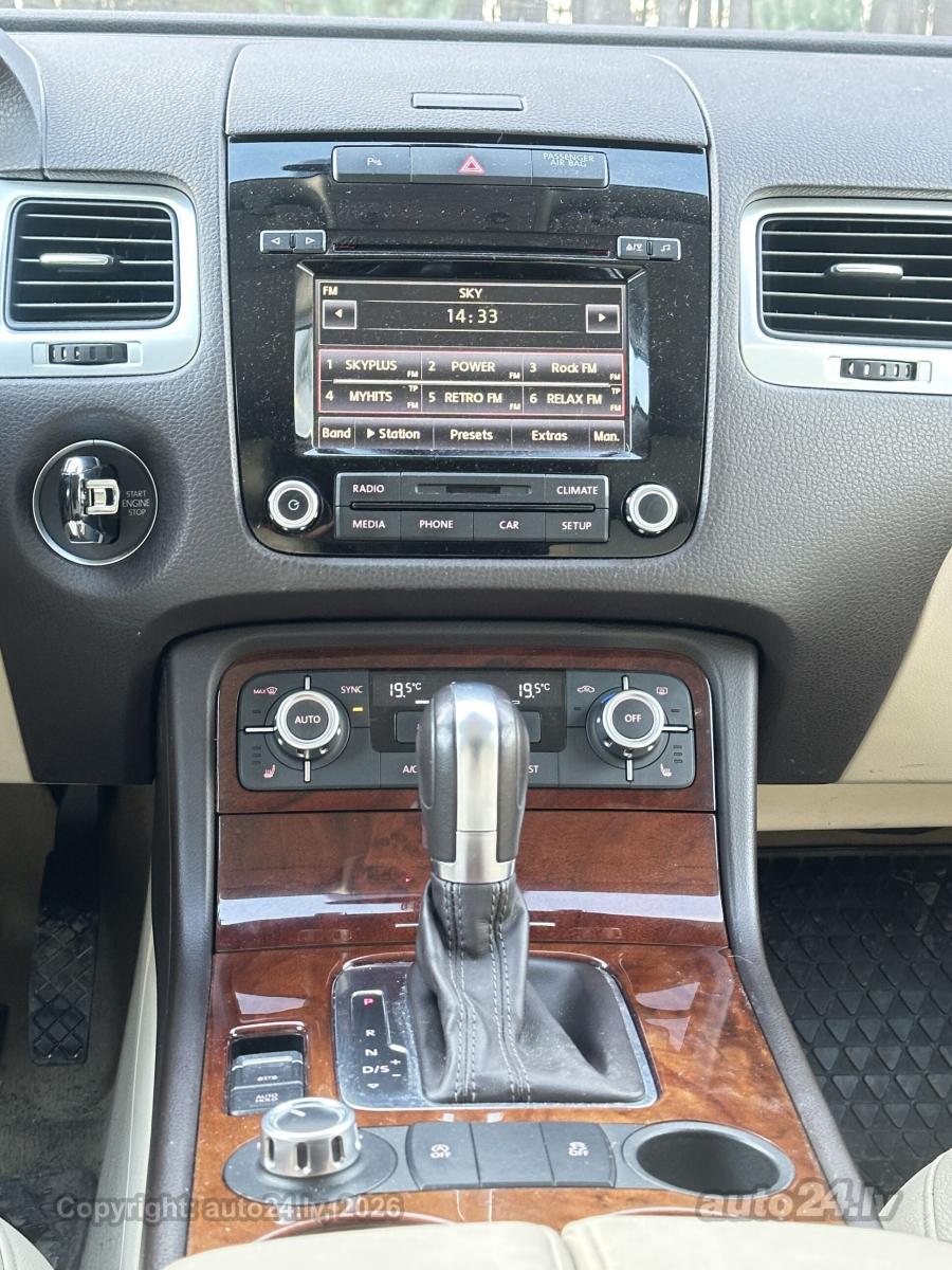 Zils Volkswagen Touareg 2014 Tallina, ar dzinēja tilpumu 3.00 L un nobraukumu 267 tūkst. km par 9900 €, foto 7 vietnē AUTOMOTO.COM.LV