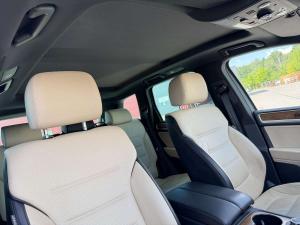 Blue Volkswagen Touareg 2014 in Kaunas, with an engine capacity of 2.97 L and mileage of 210 thousand km for 14500 €, photo 18 on AUTOMOTO.COM.LV