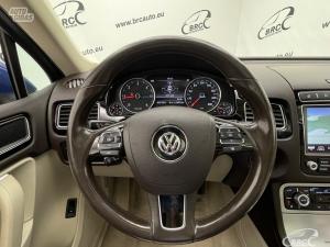 Zils Volkswagen Touareg 2015 Avižieniai, ar dzinēja tilpumu 3.00 L un nobraukumu 232 tūkst. km par 17500 €, foto 29 vietnē AUTOMOTO.COM.LV