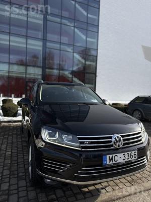 Blue Volkswagen Touareg 2015 in Rezekne, with an engine capacity of 2.90 L and mileage of 142 thousand km for 21000 €, photo  on AUTOMOTO.COM.LV