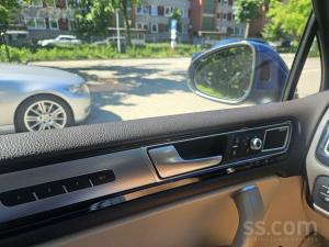 Zils Volkswagen Touareg 2015 Rīga, ar dzinēja tilpumu 3.00 L un nobraukumu 155 tūkst. km par 15600 €, foto 16 vietnē AUTOMOTO.COM.LV